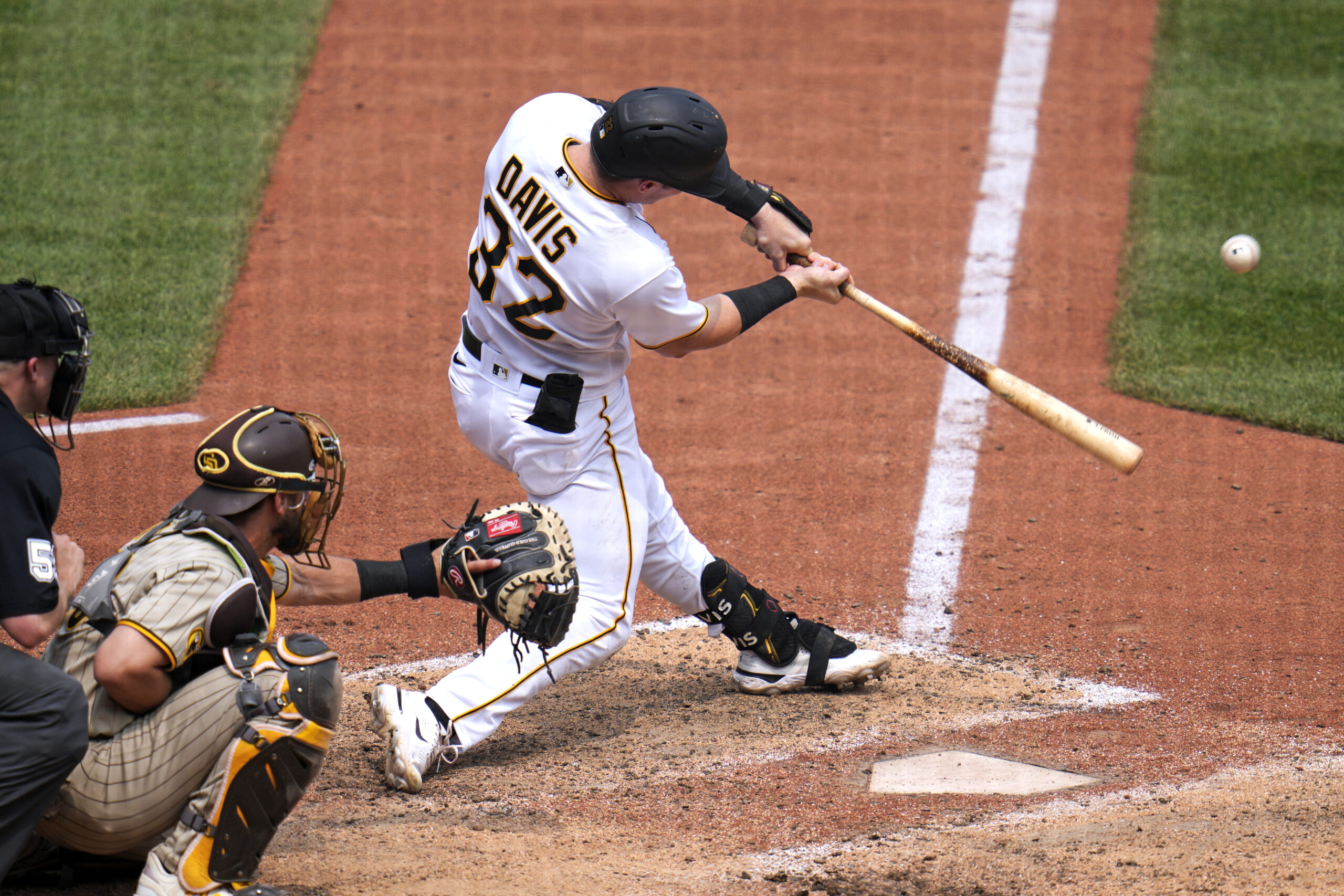 Davis lifts Pirates past Padres 5-4 | News, Sports, Jobs - Times Observer